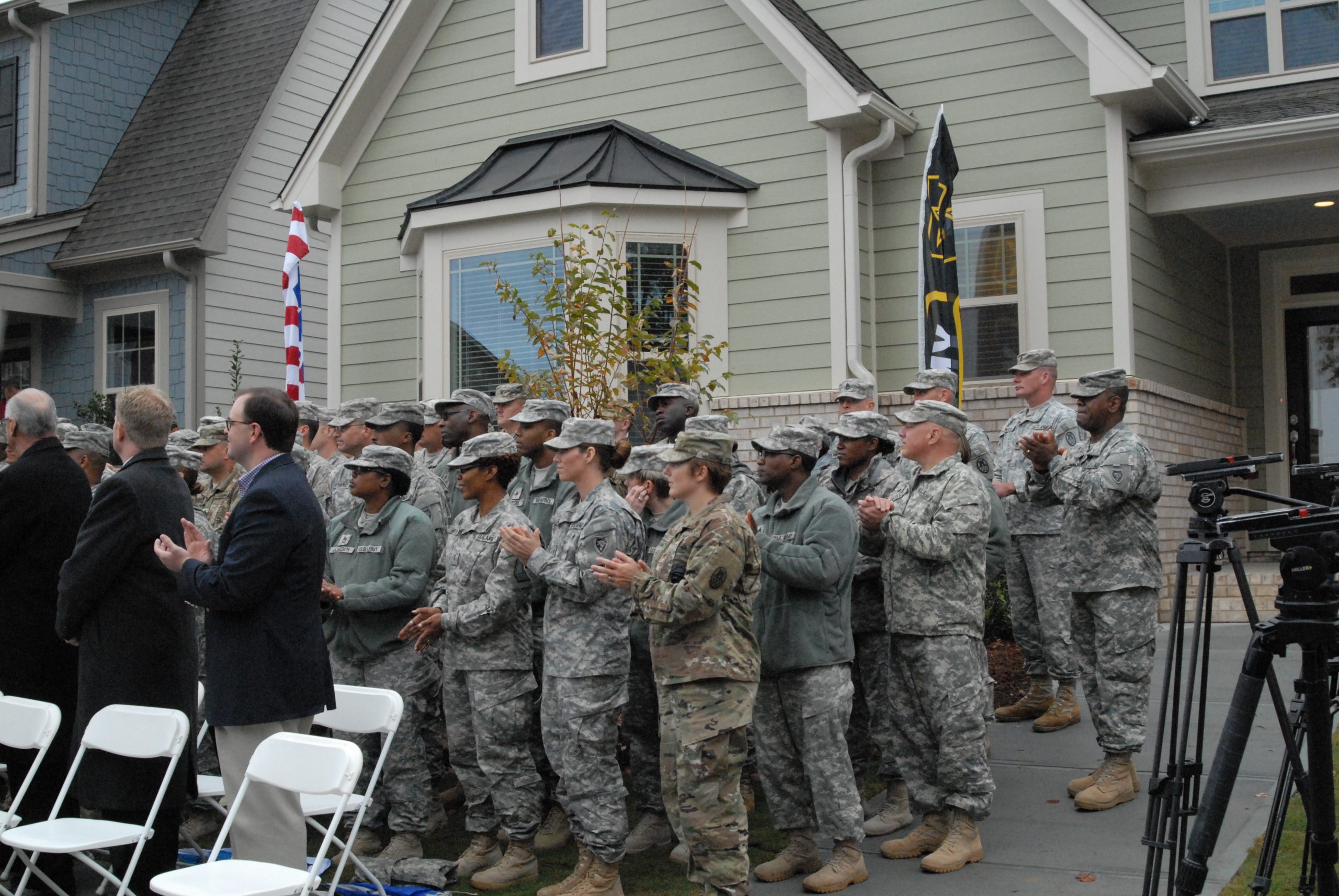 Operation Coming Home Key Ceremony - Lennar Resource Center