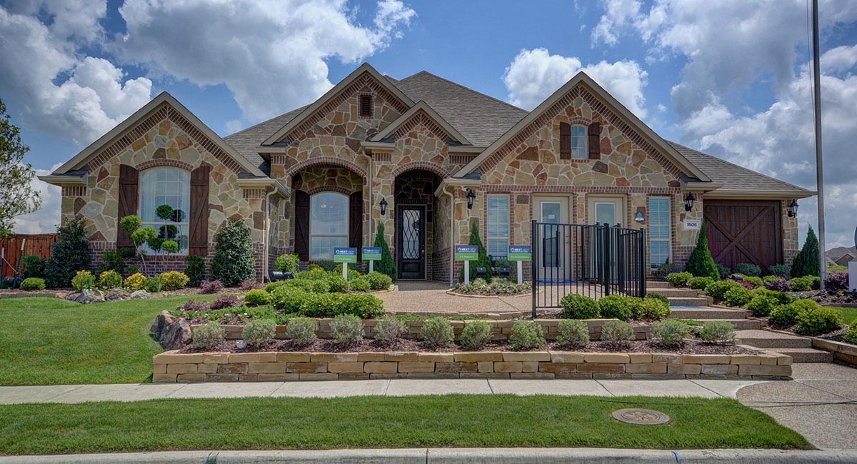 Tour the new model in Celina, TX - Lennar Resource Center